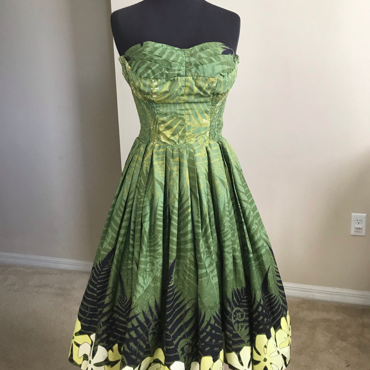 Vintage Dresses – Backroom Finds