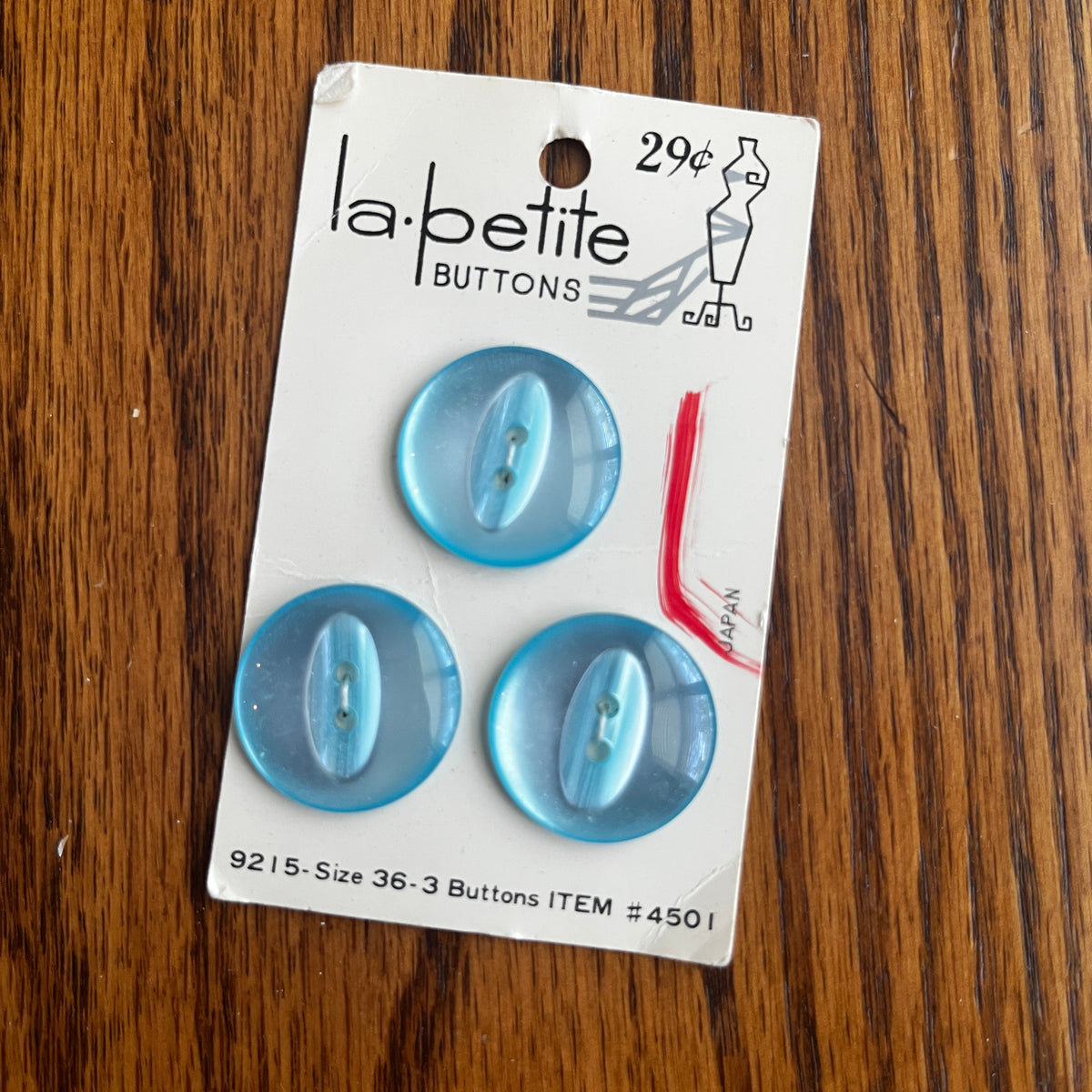 1980’s La Mode Blue Pearlescent Plastic Carved Button - Set of 3 - 7/8 ...