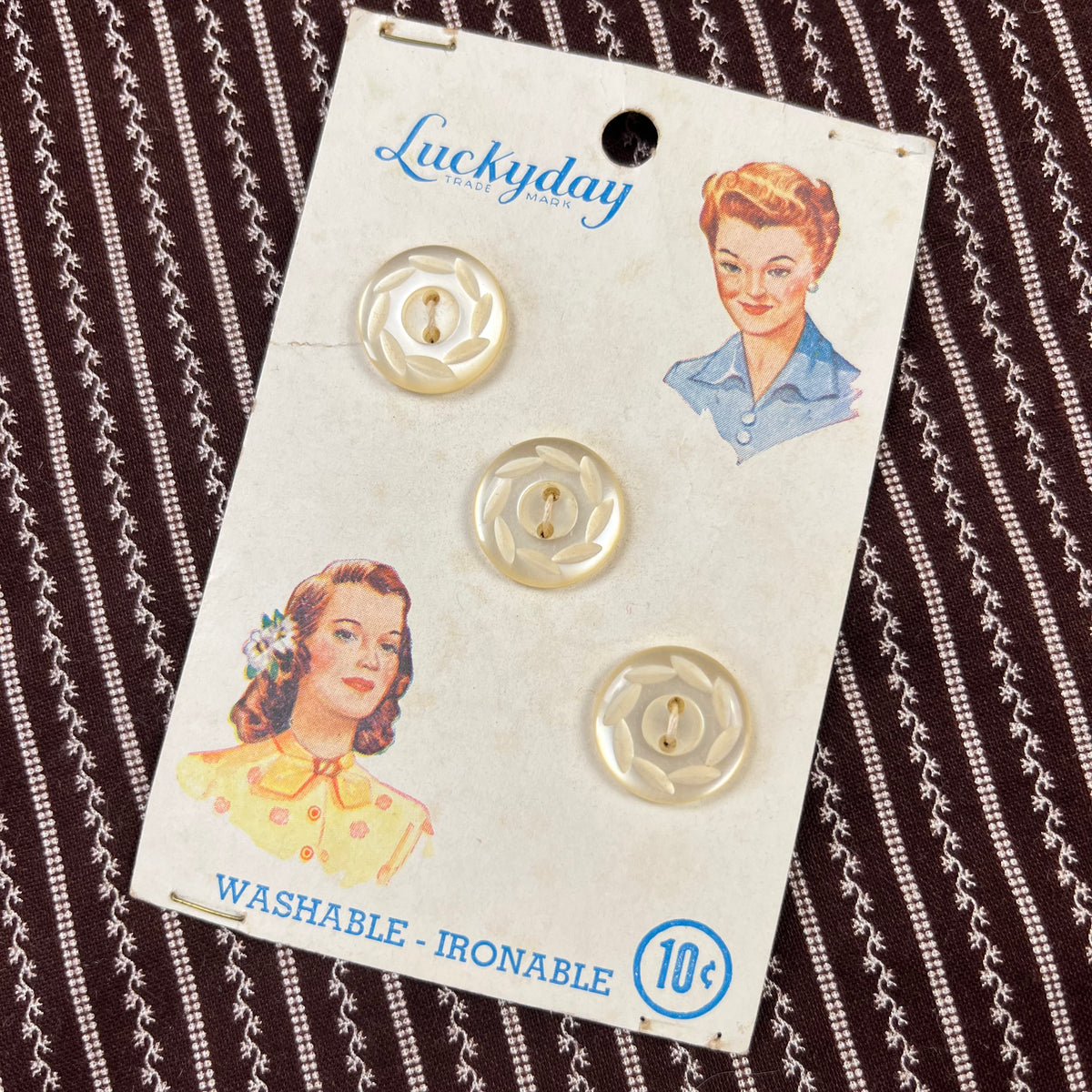 1950’s Lucky Day formed Plastic Buttons - Opaque - on card – Backroom Finds